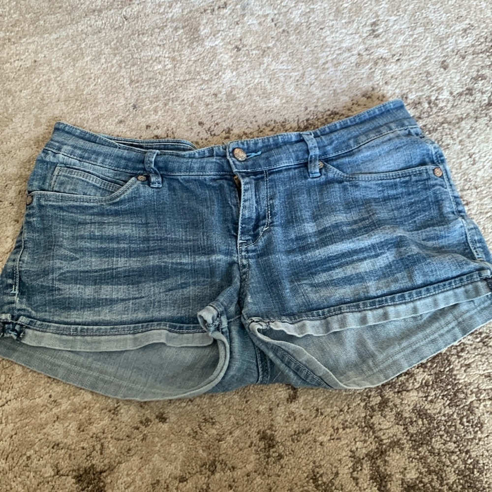Levi’s Women Shorty Short Jean Shorts Size 11 - Gem
